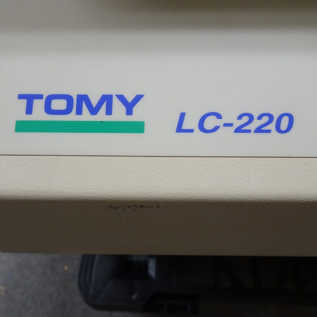 トミー/LC-220/卓上遠心機/TS-7LBローター+50ml×2本掛バケット4個+15mlチューブアダプター4個付属/￥123,200-(税込・送料別途)