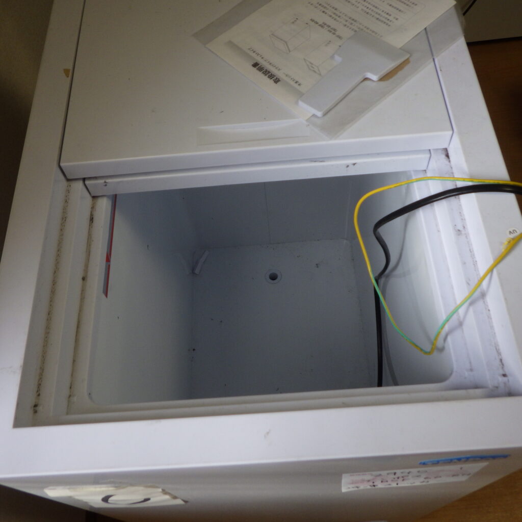 テンポス/TBSF-60-RH/冷凍ストッカー/スライドタイプ/60L/4台入荷！