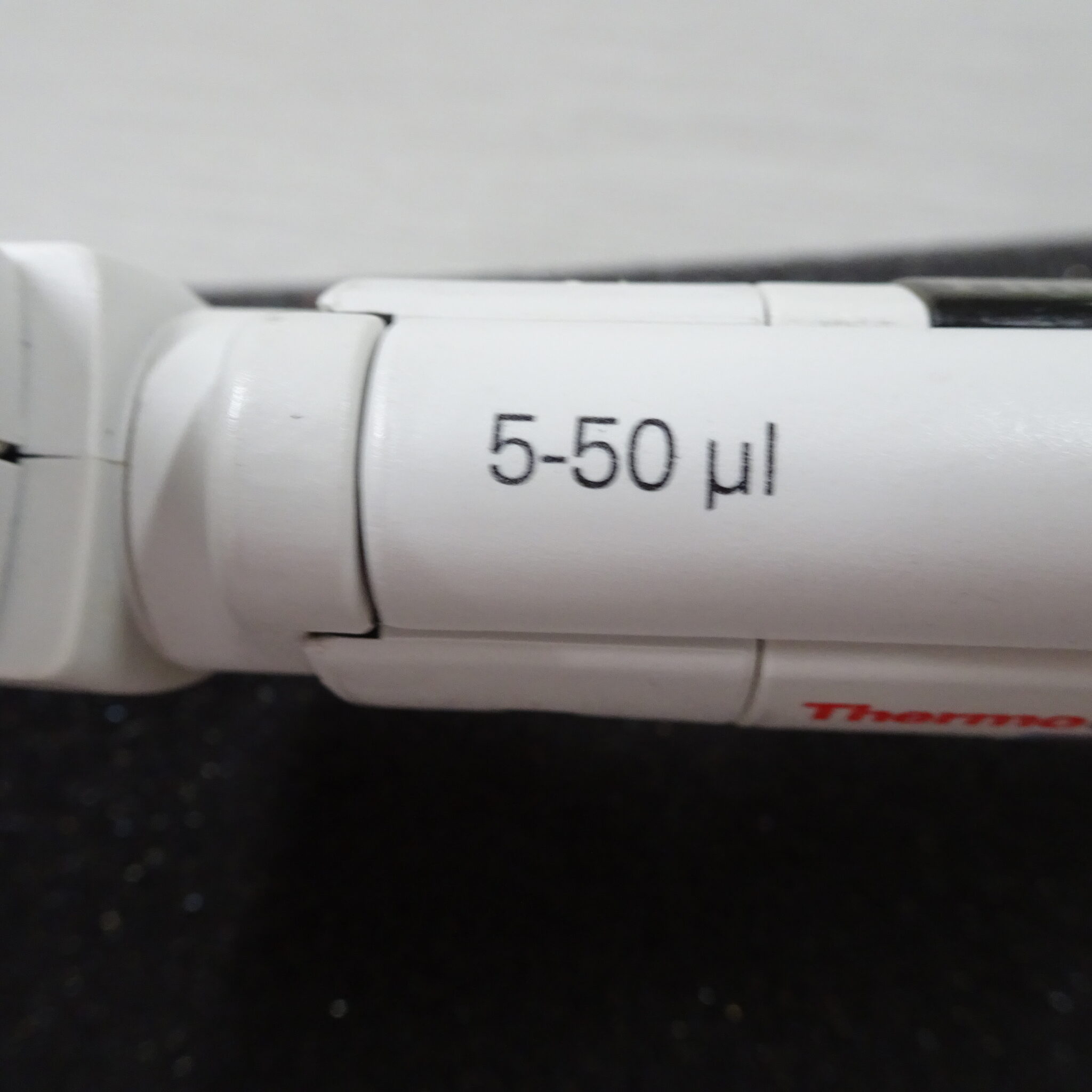 FIN(サーモ)/4510070/フィンピペットデジタル/16ch/5-50μ/校正証明書付属/￥62,150→￥34,100(税込み・送料別)