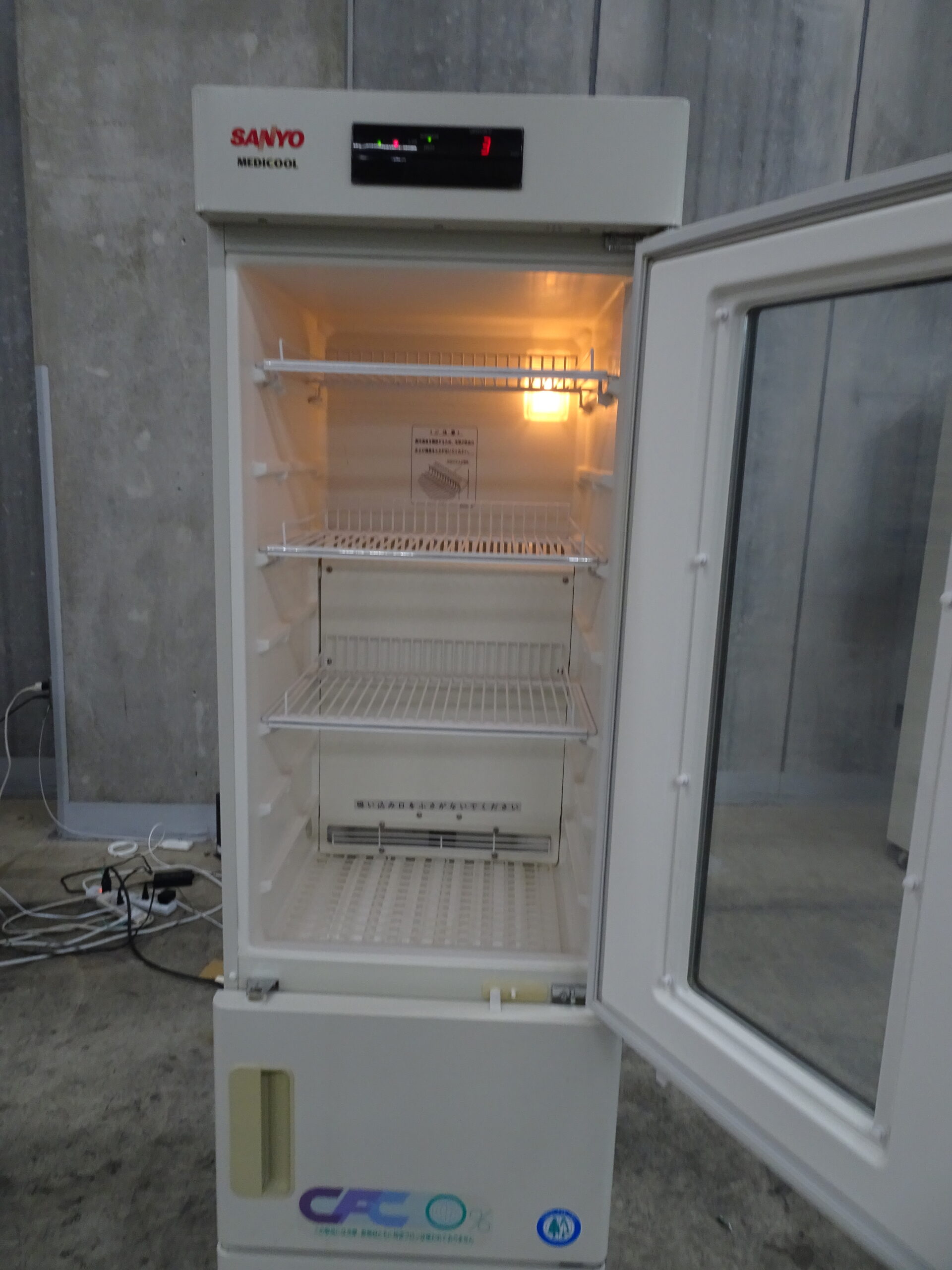 SANYO/MPR-213F/薬用保冷庫/