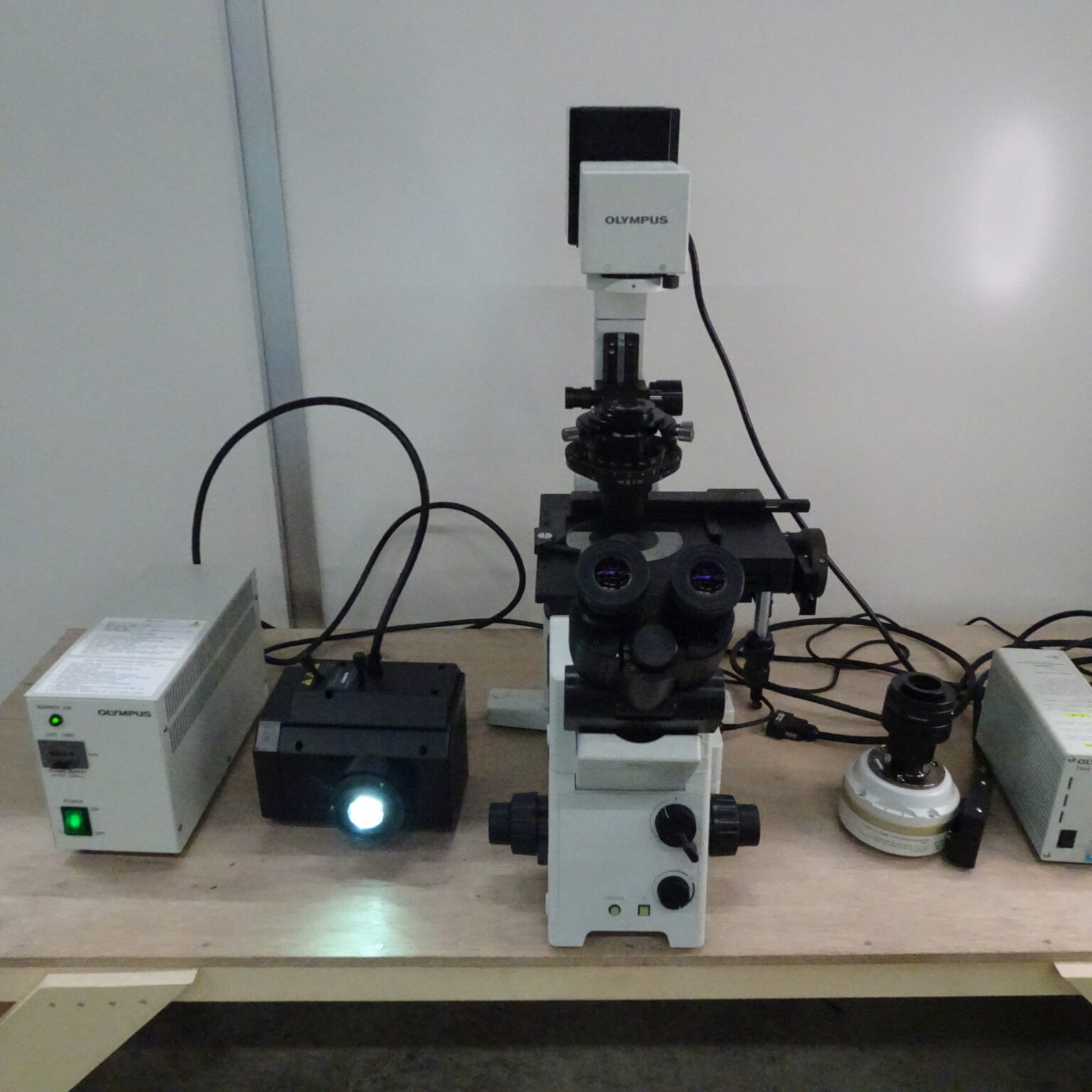 オリンパス/ IX71-22TFL / 蛍光倒立顕微鏡/DP-70+TH4-100+U-LH100HGAP0+BH2-RFL-T3付属/